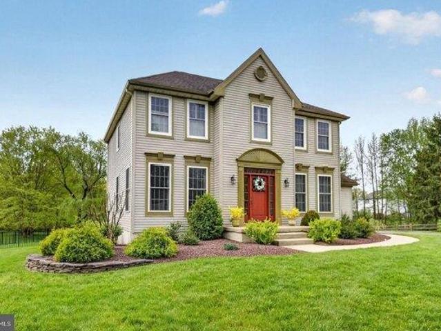 house with 5 bedroom, Robbinsville NJ DLS102559191
