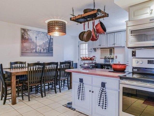 house with 5 bedroom, Rockland MA ES102824865