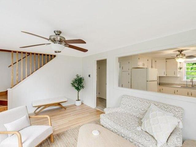 house with 5 bedroom, Rollinsford NH ES104835440