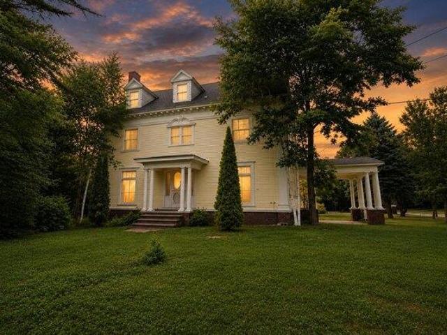 house with 5 bedroom, Rumford ME ES105105028