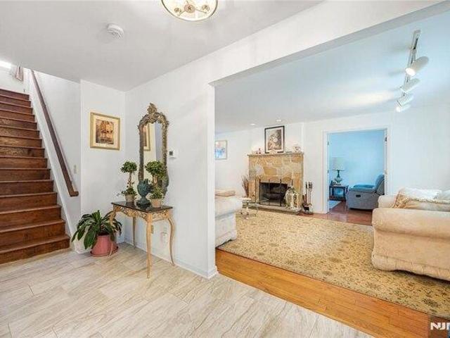 house with 5 bedroom, Rutherford NJ ES104408673