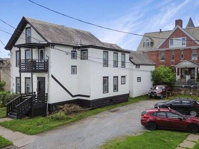 house with 5 bedroom, Rutland VT DS104009206