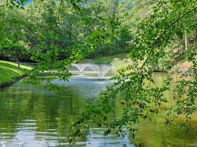 house with 5 bedroom, Scarsdale NY ES105208187