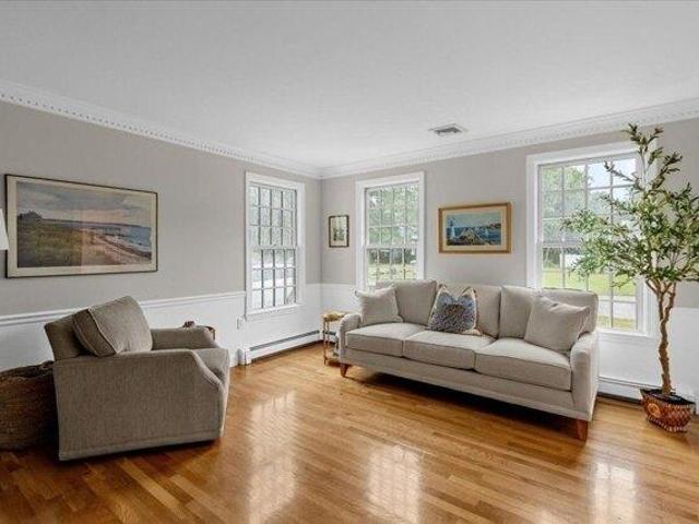 house with 5 bedroom, Scituate MA ES105107805