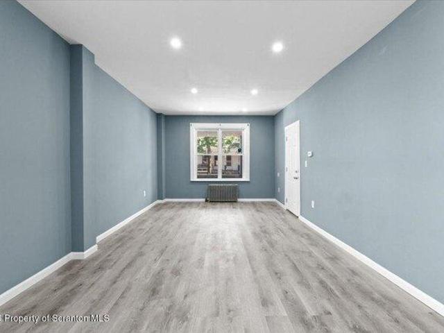 house with 5 bedroom, Scranton PA ES104902173
