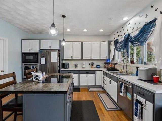house with 5 bedroom, Sandown NH DLS102531445