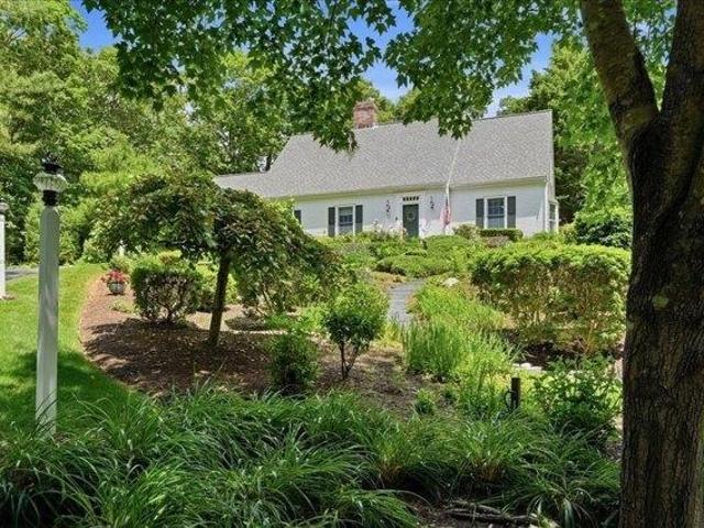 house with 5 bedroom, Sandwich MA ES104374470