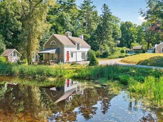 house with 5 bedroom, Sandwich MA ES104300059