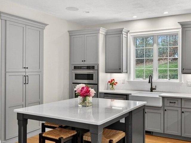 house with 5 bedroom, Sandwich MA ES105060075