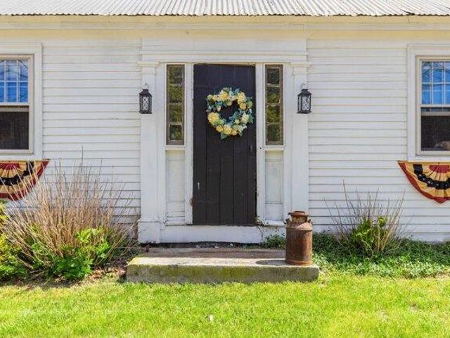 house with 5 bedroom, Sanford ME ES103930363