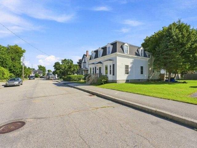house with 5 bedroom, Saco ME ES105206358
