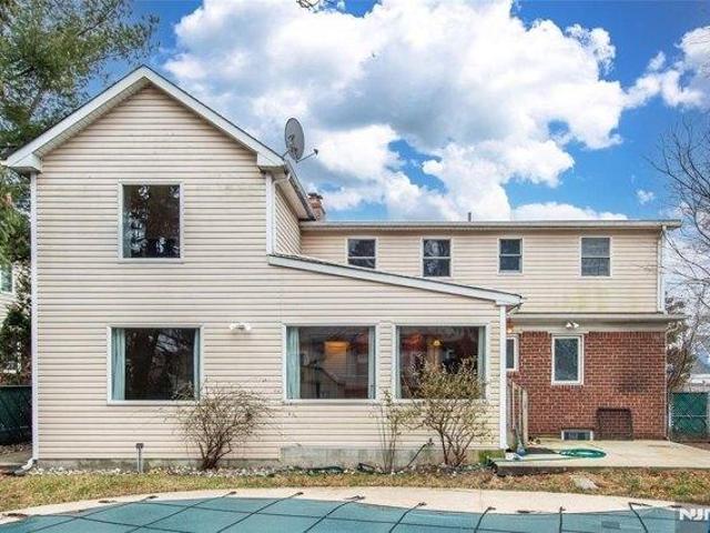 house with 5 bedroom, Saddle Brook NJ DS104405642