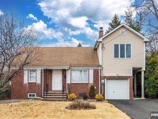 house with 5 bedroom, Saddle Brook NJ ES104405642