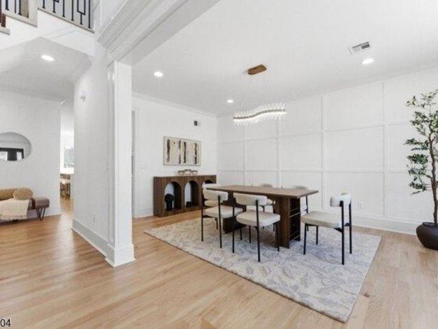 house with 5 bedroom, Saddle Brook NJ ES104442568