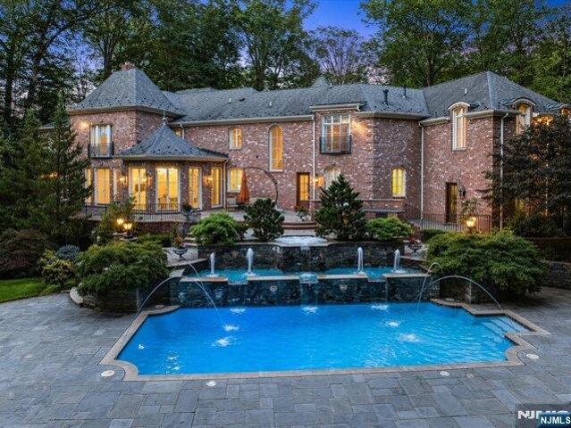 house with 5 bedroom, Saddle River NJ DS104191373