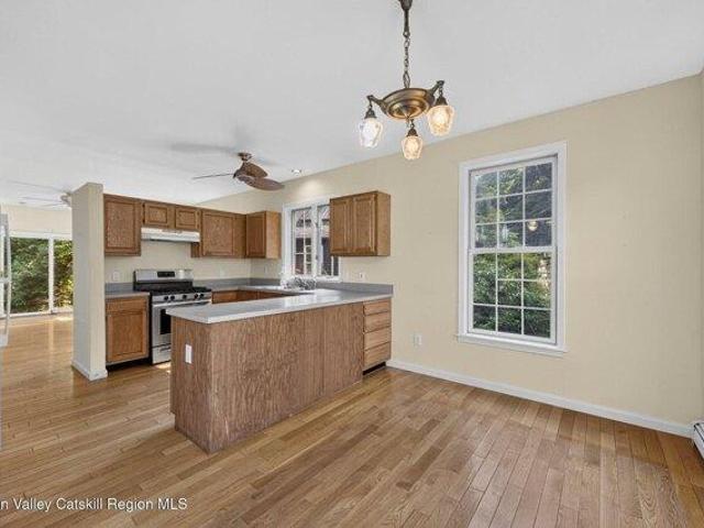 house with 5 bedroom, Saugerties NY ES104906702