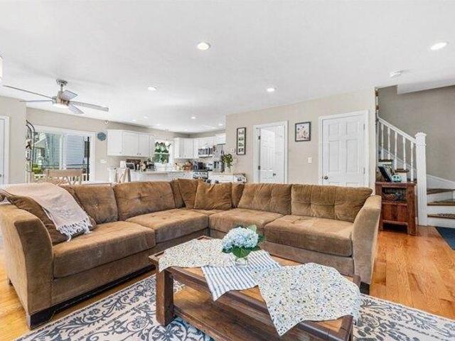 house with 5 bedroom, Saugus MA ES104007760