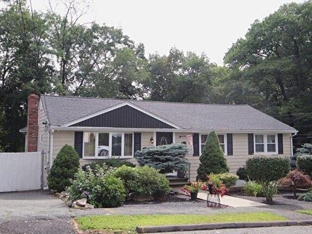 house with 5 bedroom, Saugus MA ES105207550