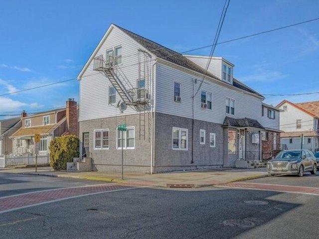 house with 5 bedroom, Secaucus NJ DLS101782277