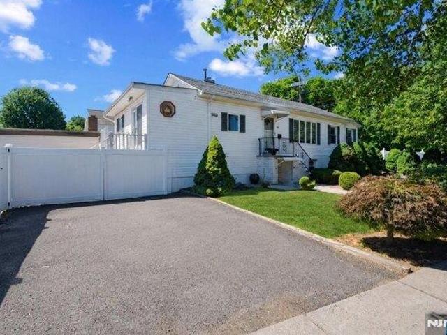 house with 5 bedroom, Secaucus NJ DS104192343