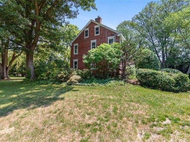 house with 5 bedroom, Seekonk MA ES104264335