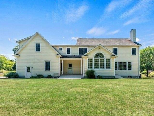 house with 5 bedroom, Seekonk MA ES103927901