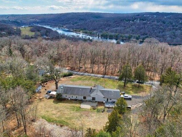 house with 5 bedroom, Seymour CT DLS101627865