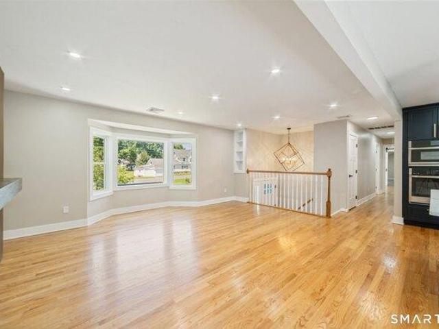 house with 5 bedroom, Seymour CT ES105127510