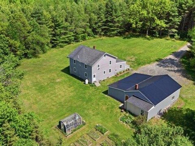 house with 5 bedroom, Skowhegan ME DLS103070772