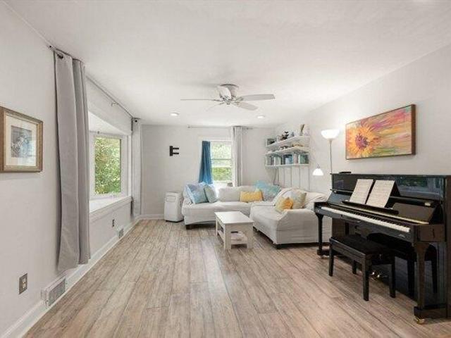 house with 5 bedroom, Sharon MA ES102825953