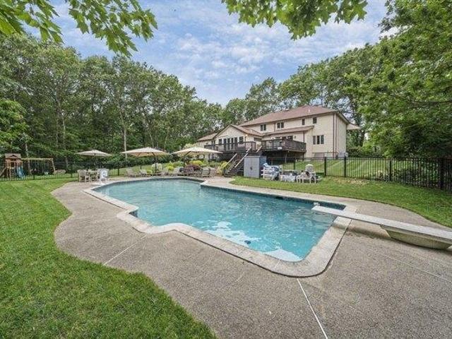 house with 5 bedroom, Sharon MA ES105114712