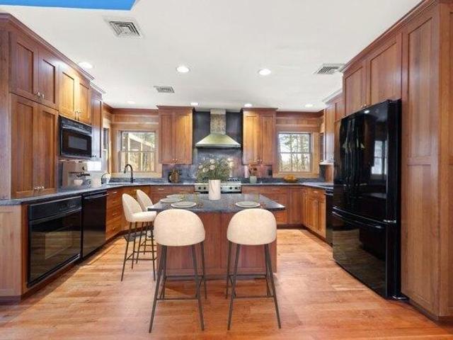 house with 5 bedroom, Sharon MA ES105367954
