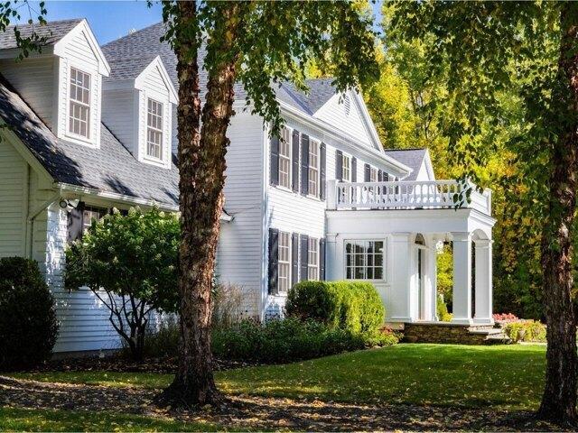 house with 5 bedroom, Shelburne VT DLS102827128