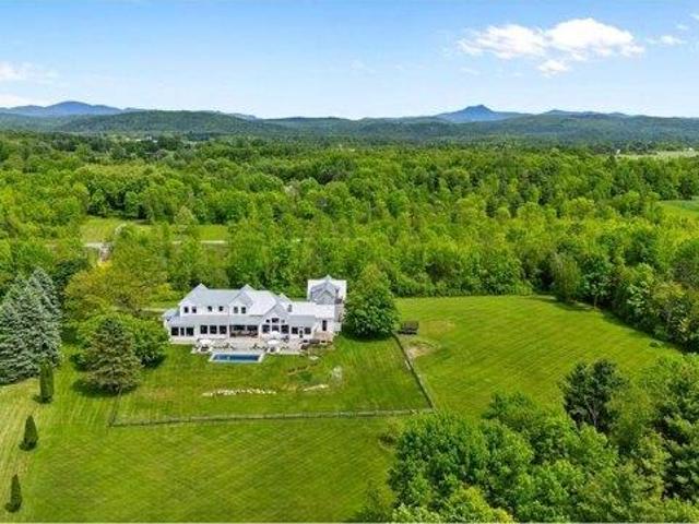 house with 5 bedroom, Shelburne VT ES105206827