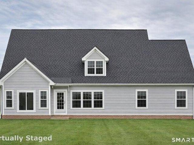 house with 5 bedroom, Shelton CT DLS102707728