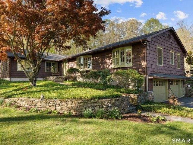 house with 5 bedroom, Shelton CT DS104113317