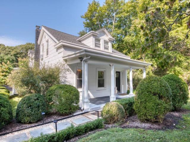 house with 5 bedroom, Shelter Island NY DLS102244653