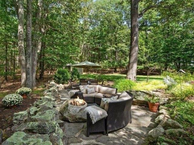 house with 5 bedroom, Sherborn MA DLS102799615