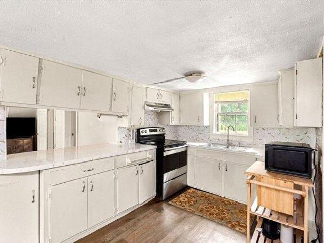 house with 5 bedroom, Shirley MA ES104947127