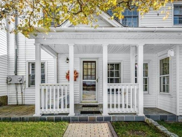 house with 5 bedroom, Shrewsbury MA DLS101604118