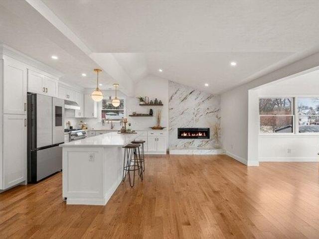 house with 5 bedroom, Shrewsbury MA DLS102670998