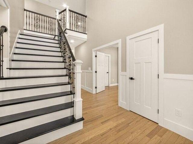 house with 5 bedroom, Shrewsbury MA DLS103018061