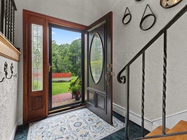 house with 5 bedroom, Shrewsbury MA DS103808246
