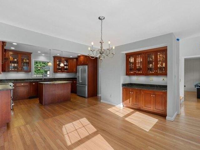 house with 5 bedroom, Shrewsbury MA DS103809465