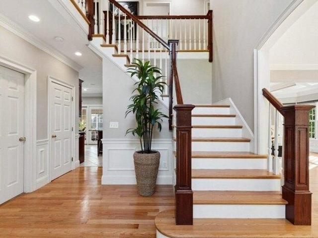 house with 5 bedroom, Shrewsbury MA ES104788813