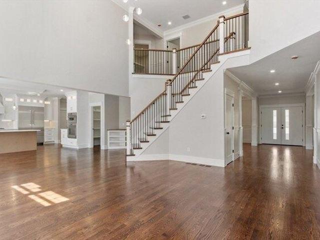 house with 5 bedroom, Shrewsbury MA ES104831290