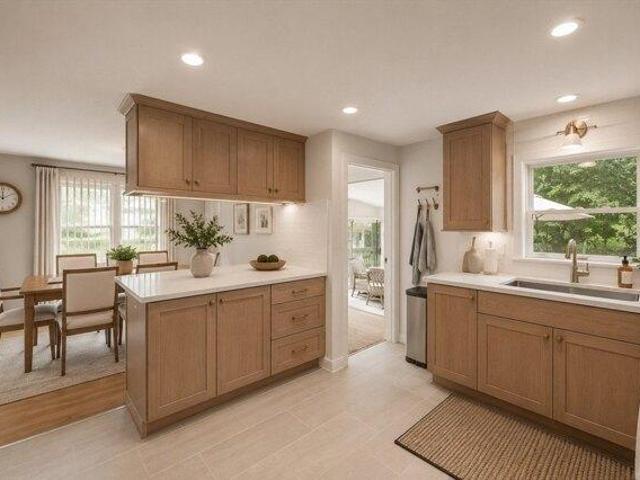 house with 5 bedroom, Shrewsbury MA ES105058972