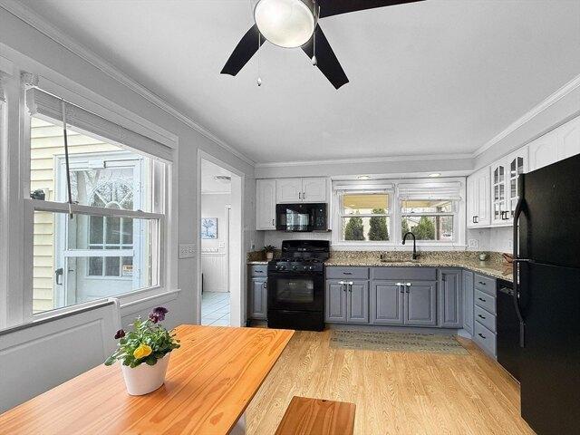 house with 5 bedroom, Shrewsbury MA ES103127097