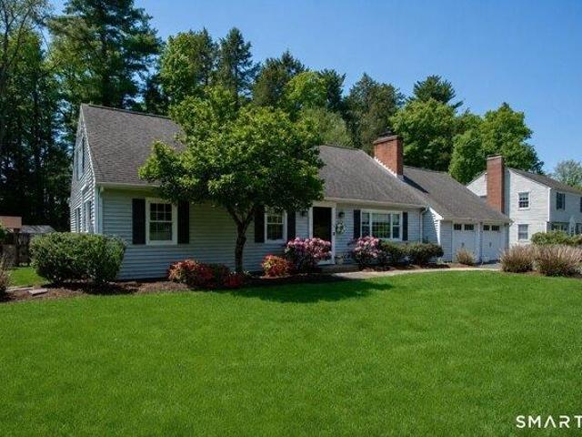 house with 5 bedroom, Simsbury CT DLS103100983