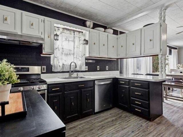 house with 5 bedroom, Somerset MA DLS102635621